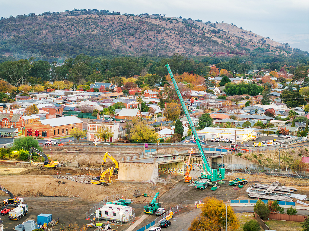 Beveridge to Albury: Euroa’s Anderson Street bridge removal underway